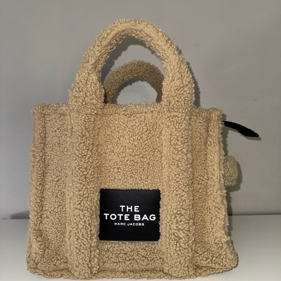 Marc Jacobs | Bags | Marc Jacobs The Teddy Medium Tote | Poshmark